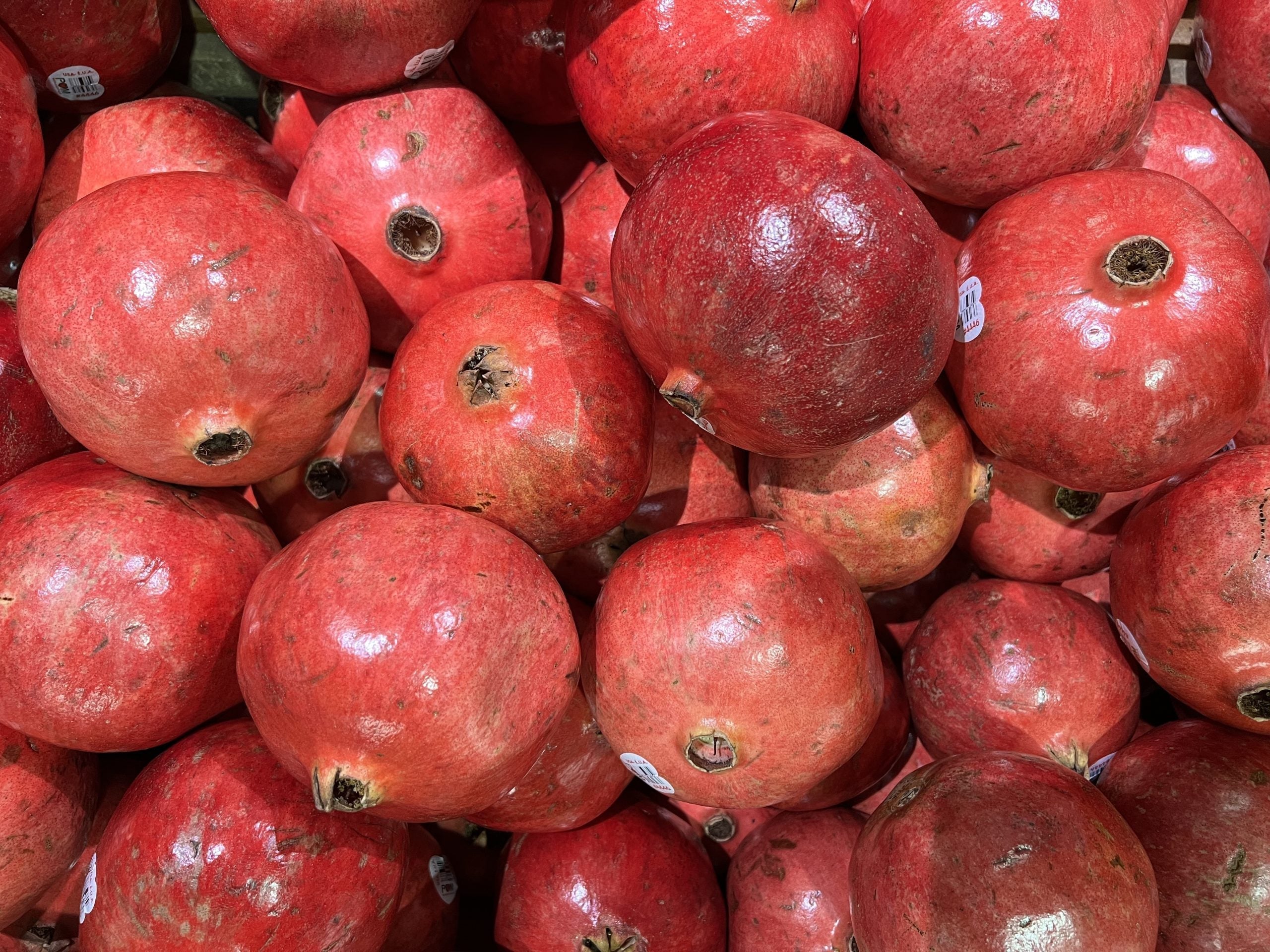 Do pomegranates clear skin? – MUDMASKY